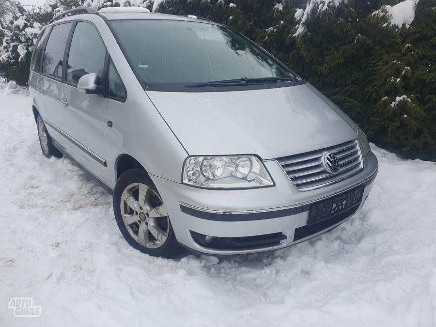 Pelēks Volkswagen Sharan 2010 Marijampole, ar dzinēja tilpumu 2.00 L un nobraukumu 280 tūkst. km par 2500 €, foto 1 vietnē AUTOMOTO.COM.LV