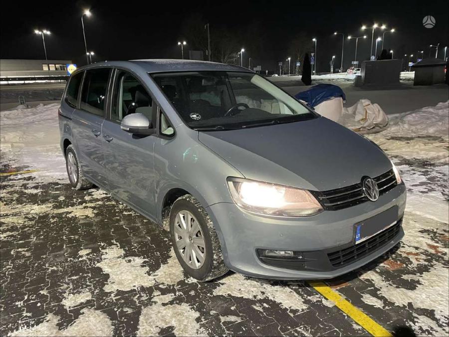 Pelēks Volkswagen Sharan 2010 Kauņa, ar dzinēja tilpumu 1.97 L un nobraukumu 403 tūkst. km par 5200 €, foto 1 vietnē AUTOMOTO.COM.LV