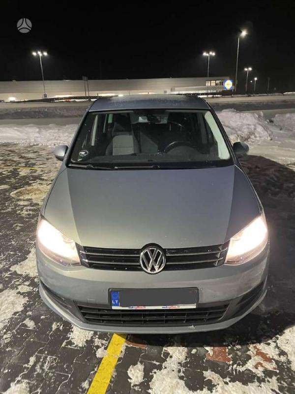 Grey Volkswagen Sharan 2010 in Kaunas, with an engine capacity of 1.97 L and mileage of 403 thousand km for 5200 €, photo 6 on AUTOMOTO.COM.LV