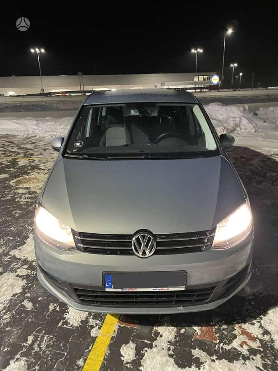 Pelēks Volkswagen Sharan 2010 Kauņa, ar dzinēja tilpumu 1.97 L un nobraukumu 403 tūkst. km par 5200 €, foto 6 vietnē AUTOMOTO.COM.LV