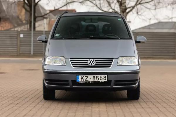 Grey Volkswagen Sharan 2010 in Jelgava, with an engine capacity of 1.90 L and mileage of 309 thousand km for 700 €, photo 3 on AUTOMOTO.COM.LV