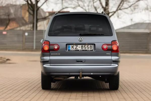 Grey Volkswagen Sharan 2010 in Jelgava, with an engine capacity of 1.90 L and mileage of 309 thousand km for 700 €, photo 6 on AUTOMOTO.COM.LV