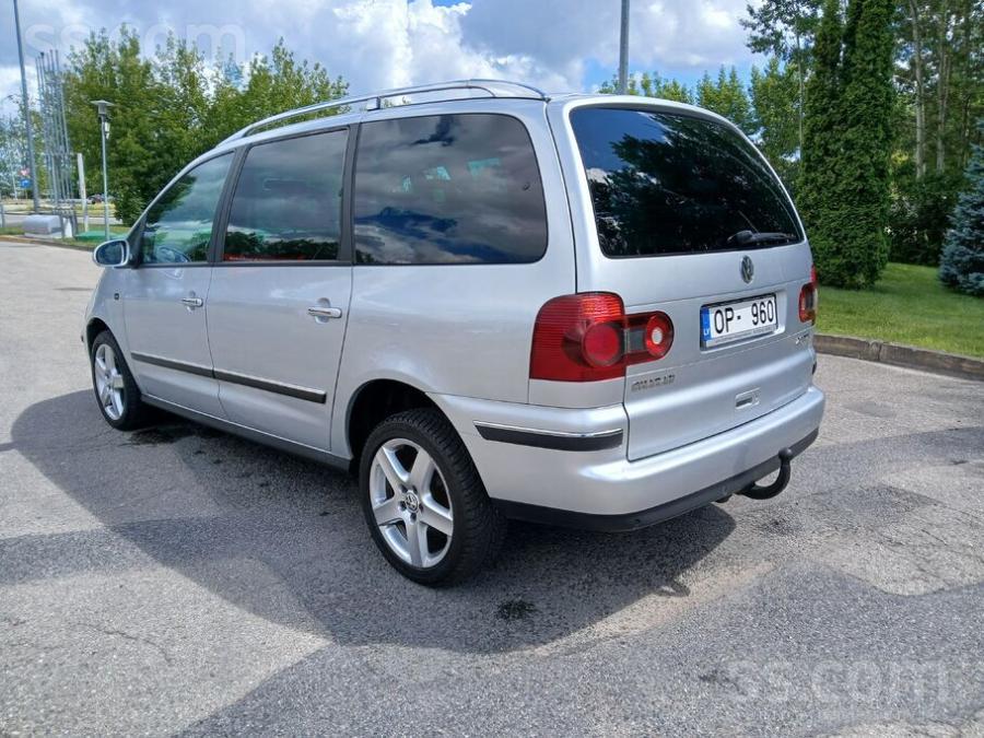 Grey Volkswagen Sharan 2010 in Riga, with an engine capacity of 2.00 L and mileage of 0 thousand km for 3850 €, photo 4 on AUTOMOTO.COM.LV
