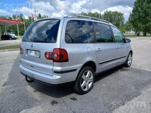 Grey Volkswagen Sharan 2010 in Riga, with an engine capacity of 2.00 L and mileage of 0 thousand km for 3850 €, photo 5 on AUTOMOTO.COM.LV