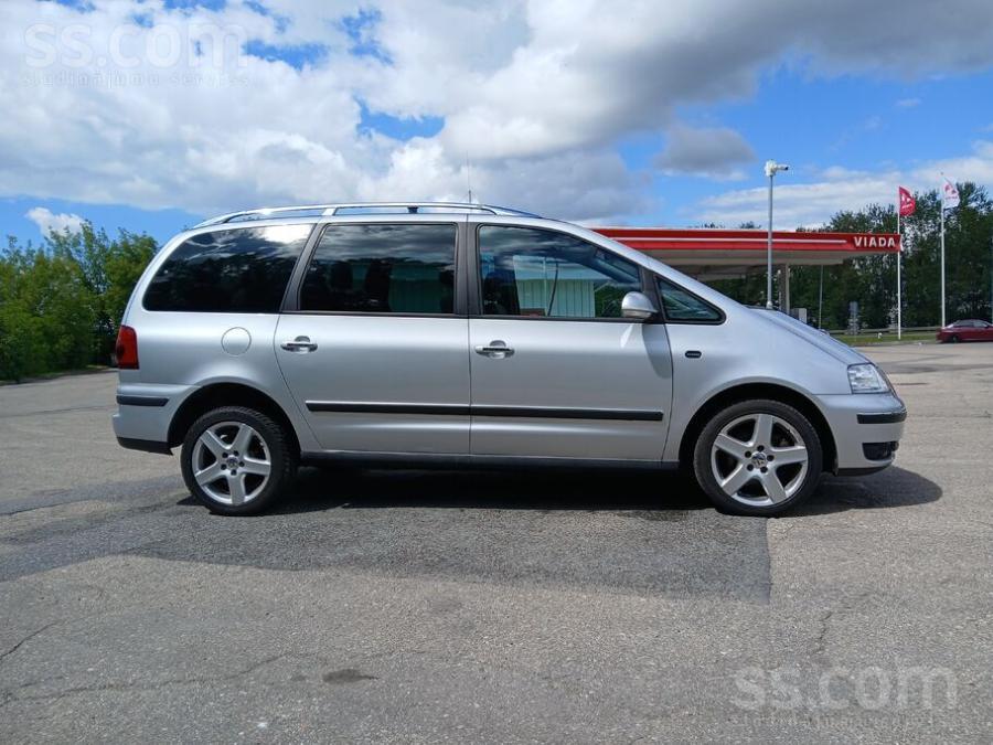 Grey Volkswagen Sharan 2010 in Riga, with an engine capacity of 2.00 L and mileage of 0 thousand km for 3850 €, photo 7 on AUTOMOTO.COM.LV