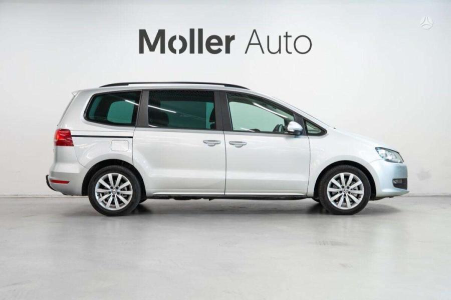 Pelēks Volkswagen Sharan 2010 Viļņa, ar dzinēja tilpumu 2.00 L un nobraukumu 363 tūkst. km par 6500 €, foto 5 vietnē AUTOMOTO.COM.LV