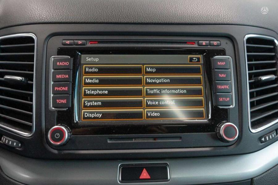Pelēks Volkswagen Sharan 2010 Viļņa, ar dzinēja tilpumu 2.00 L un nobraukumu 363 tūkst. km par 6500 €, foto 14 vietnē AUTOMOTO.COM.LV