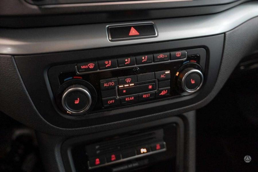 Pelēks Volkswagen Sharan 2010 Viļņa, ar dzinēja tilpumu 2.00 L un nobraukumu 363 tūkst. km par 6500 €, foto 15 vietnē AUTOMOTO.COM.LV