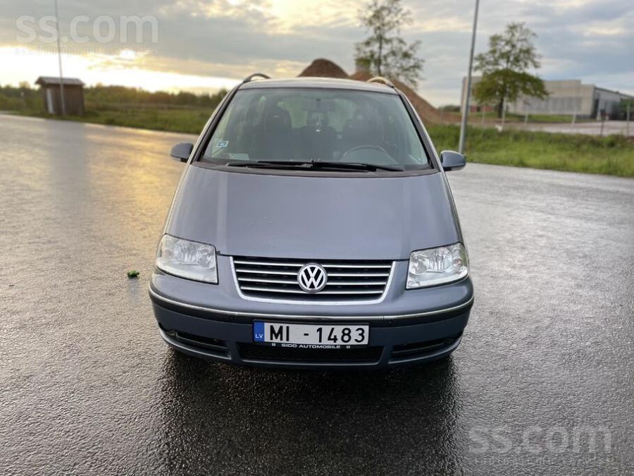 Grey Volkswagen Sharan 2010 in Rezekne, with an engine capacity of 2.00 L and mileage of 285 thousand km for 4850 €, photo 3 on AUTOMOTO.COM.LV