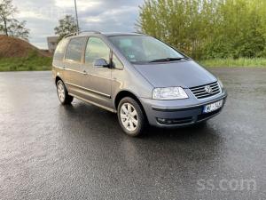 Grey Volkswagen Sharan 2010 in Rezekne, with an engine capacity of 2.00 L and mileage of 285 thousand km for 4850 €, photo 4 on AUTOMOTO.COM.LV