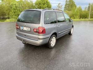 Grey Volkswagen Sharan 2010 in Rezekne, with an engine capacity of 2.00 L and mileage of 285 thousand km for 4850 €, photo 6 on AUTOMOTO.COM.LV