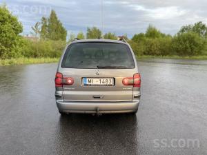 Grey Volkswagen Sharan 2010 in Rezekne, with an engine capacity of 2.00 L and mileage of 285 thousand km for 4850 €, photo 7 on AUTOMOTO.COM.LV