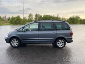 Grey Volkswagen Sharan 2010 in Rezekne, with an engine capacity of 2.00 L and mileage of 285 thousand km for 4850 €, photo 9 on AUTOMOTO.COM.LV