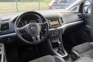 Grey Volkswagen Sharan 2010 in Riga, with an engine capacity of 2.00 L and mileage of 343 thousand km for 5890 €, photo 8 on AUTOMOTO.COM.LV