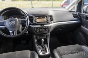 Grey Volkswagen Sharan 2010 in Riga, with an engine capacity of 2.00 L and mileage of 343 thousand km for 5890 €, photo 15 on AUTOMOTO.COM.LV