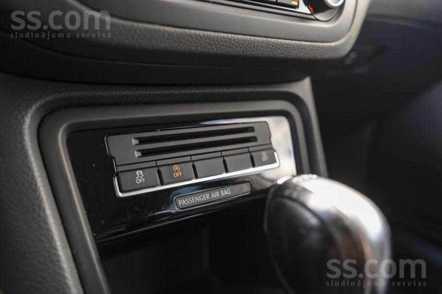 Grey Volkswagen Sharan 2010 in Riga, with an engine capacity of 2.00 L and mileage of 343 thousand km for 5890 €, photo 18 on AUTOMOTO.COM.LV
