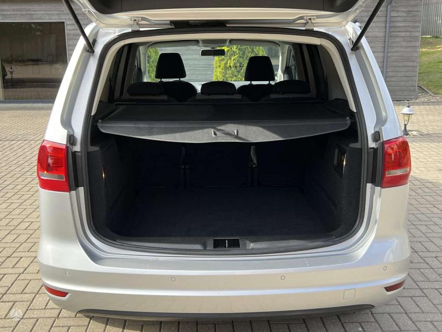 Pelēks Volkswagen Sharan 2010 Kėdainiai, ar dzinēja tilpumu 1.39 L un nobraukumu 207 tūkst. km par 5850 €, foto 16 vietnē AUTOMOTO.COM.LV