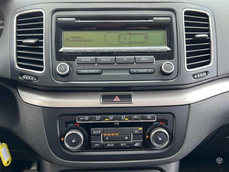 Pelēks Volkswagen Sharan 2010 Kėdainiai, ar dzinēja tilpumu 1.39 L un nobraukumu 207 tūkst. km par 5850 €, foto 32 vietnē AUTOMOTO.COM.LV