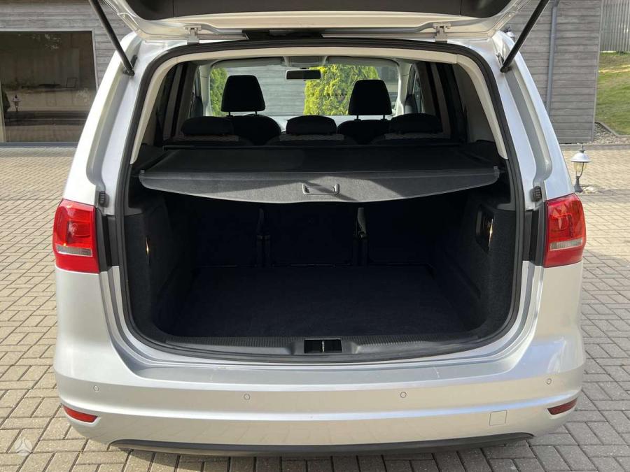 Pelēks Volkswagen Sharan 2010 Kėdainiai, ar dzinēja tilpumu 1.39 L un nobraukumu 207 tūkst. km par 5850 €, foto 16 vietnē AUTOMOTO.COM.LV