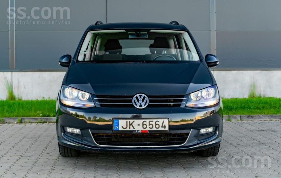 Grey Volkswagen Sharan 2011 in Riga, with an engine capacity of 2.00 L and mileage of 317 thousand km for 7490 €, photo 2 on AUTOMOTO.COM.LV