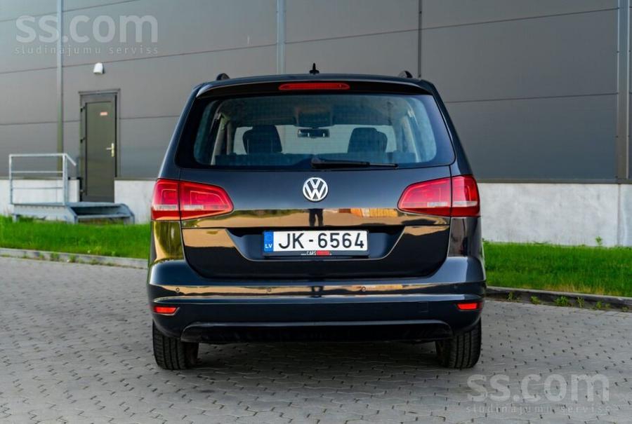 Grey Volkswagen Sharan 2011 in Riga, with an engine capacity of 2.00 L and mileage of 317 thousand km for 7490 €, photo 6 on AUTOMOTO.COM.LV