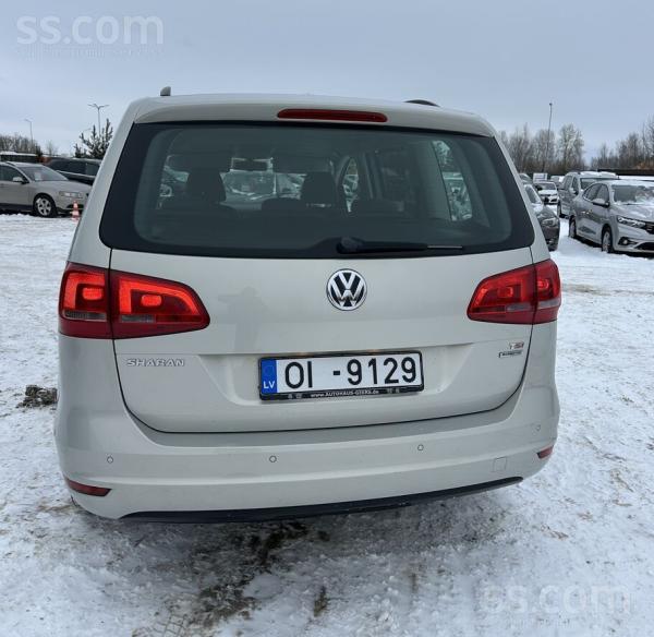 Pelēks Volkswagen Sharan 2011 Daugavpils, ar dzinēja tilpumu 1.40 L un nobraukumu 252 tūkst. km par 7500 €, foto 7 vietnē AUTOMOTO.COM.LV