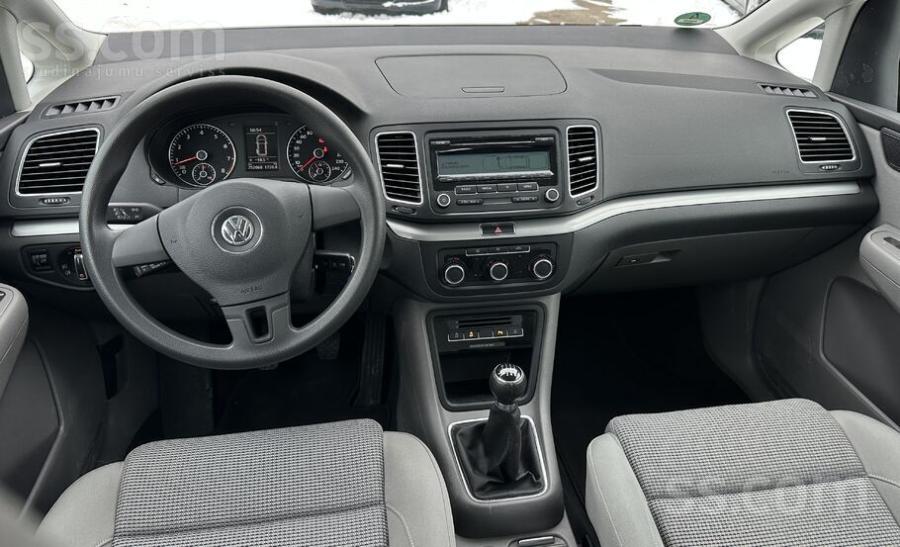 Grey Volkswagen Sharan 2011 in Daugavpils, with an engine capacity of 1.40 L and mileage of 252 thousand km for 7500 €, photo 22 on AUTOMOTO.COM.LV