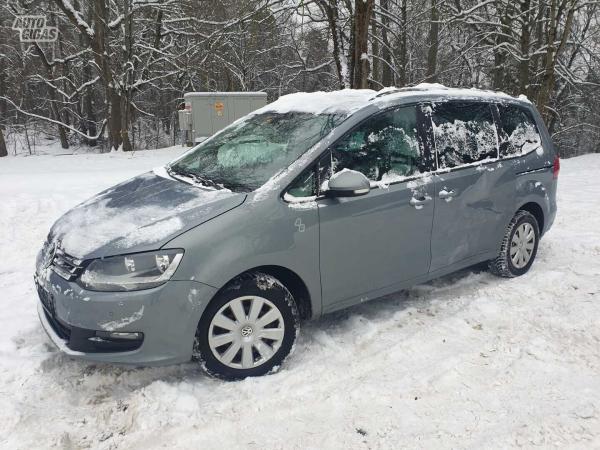 Pelēks Volkswagen Sharan 2011 Viļņa, ar dzinēja tilpumu 2.00 L un nobraukumu 278 tūkst. km par 5700 €, foto 1 vietnē AUTOMOTO.COM.LV