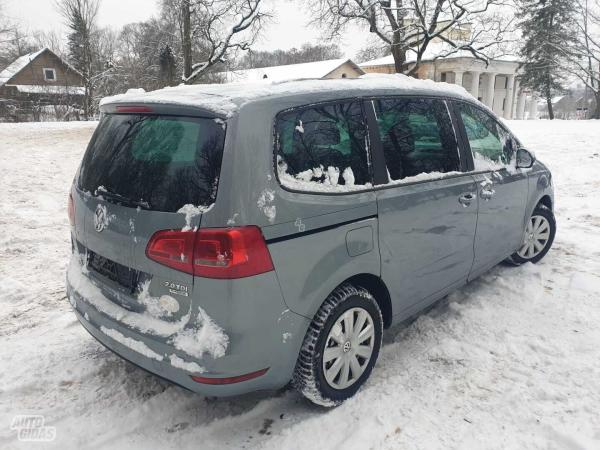 Pelēks Volkswagen Sharan 2011 Viļņa, ar dzinēja tilpumu 2.00 L un nobraukumu 278 tūkst. km par 5700 €, foto 4 vietnē AUTOMOTO.COM.LV