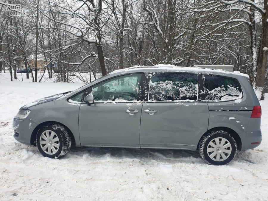 Grey Volkswagen Sharan 2011 in Vilnius, with an engine capacity of 2.00 L and mileage of 278 thousand km for 5700 €, photo 5 on AUTOMOTO.COM.LV