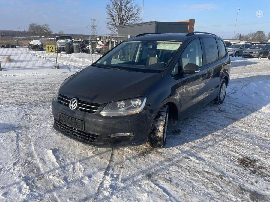 Grey Volkswagen Sharan 2011 in Marijampole, with an engine capacity of 1.97 L and mileage of 268 thousand km for 6650 €, photo 1 on AUTOMOTO.COM.LV