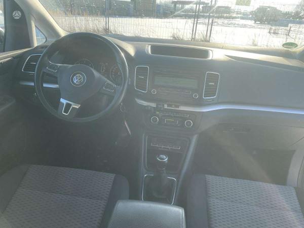 Pelēks Volkswagen Sharan 2011 Marijampole, ar dzinēja tilpumu 1.97 L un nobraukumu 268 tūkst. km par 6650 €, foto 10 vietnē AUTOMOTO.COM.LV