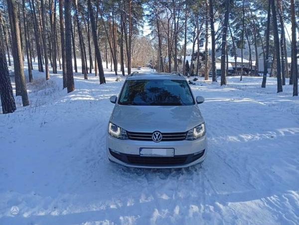 Grey Volkswagen Sharan 2011 in Kaunas, with an engine capacity of 1.97 L and mileage of 490 thousand km for 4460 €, photo 2 on AUTOMOTO.COM.LV