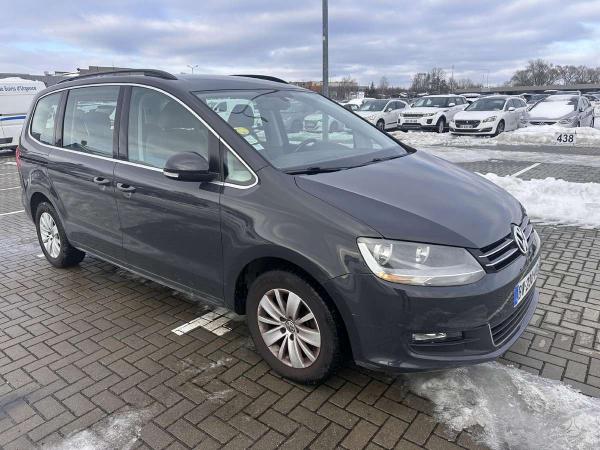 Grey Volkswagen Sharan 2011 in Taurage, with an engine capacity of 1.97 L and mileage of 234 thousand km for 6700 €, photo 1 on AUTOMOTO.COM.LV
