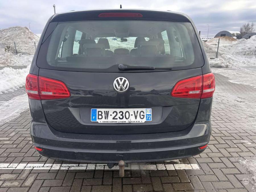 Pelēks Volkswagen Sharan 2011 Tauragė, ar dzinēja tilpumu 1.97 L un nobraukumu 234 tūkst. km par 6700 €, foto 5 vietnē AUTOMOTO.COM.LV