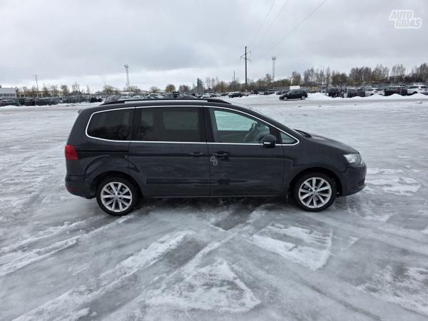 Pelēks Volkswagen Sharan 2011 Marijampole, ar dzinēja tilpumu 2.00 L un nobraukumu 305 tūkst. km par 6299 €, foto 2 vietnē AUTOMOTO.COM.LV
