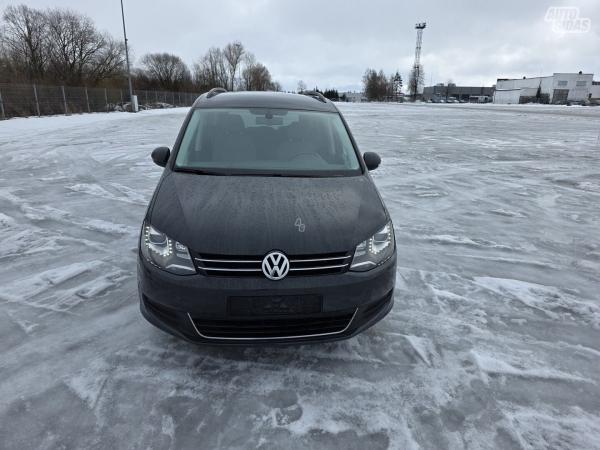 Pelēks Volkswagen Sharan 2011 Marijampole, ar dzinēja tilpumu 2.00 L un nobraukumu 305 tūkst. km par 6299 €, foto 3 vietnē AUTOMOTO.COM.LV