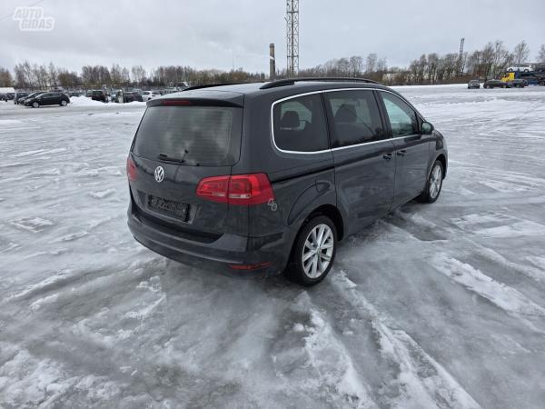 Pelēks Volkswagen Sharan 2011 Marijampole, ar dzinēja tilpumu 2.00 L un nobraukumu 305 tūkst. km par 6299 €, foto 5 vietnē AUTOMOTO.COM.LV