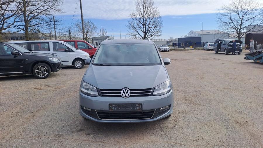 Pelēks Volkswagen Sharan 2011 Viļņa, ar dzinēja tilpumu 1.40 L un nobraukumu 285 tūkst. km par 6350 €, foto 1 vietnē AUTOMOTO.COM.LV