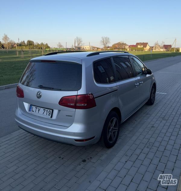 Grey Volkswagen Sharan 2011 in Vilkaviskis, with an engine capacity of 2.00 L and mileage of 303 thousand km for 4750 €, photo 5 on AUTOMOTO.COM.LV
