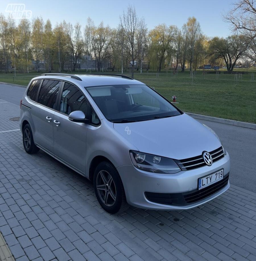 Grey Volkswagen Sharan 2011 in Vilkaviskis, with an engine capacity of 2.00 L and mileage of 303 thousand km for 4750 €, photo 8 on AUTOMOTO.COM.LV