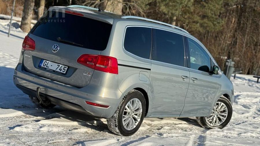 Grey Volkswagen Sharan 2011 in Riga, with an engine capacity of 1.40 L and mileage of 213 thousand km for 7000 €, photo 6 on AUTOMOTO.COM.LV