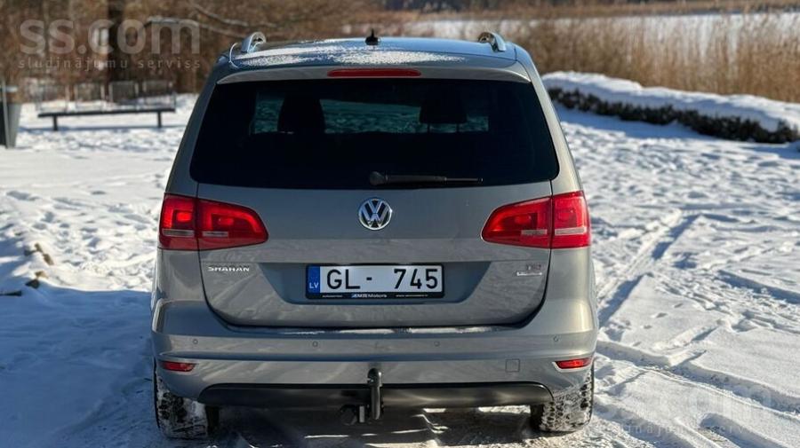 Grey Volkswagen Sharan 2011 in Riga, with an engine capacity of 1.40 L and mileage of 213 thousand km for 7000 €, photo 7 on AUTOMOTO.COM.LV