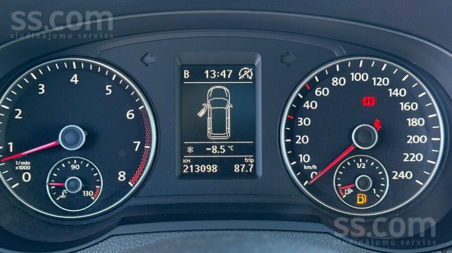 Grey Volkswagen Sharan 2011 in Riga, with an engine capacity of 1.40 L and mileage of 213 thousand km for 7000 €, photo 8 on AUTOMOTO.COM.LV