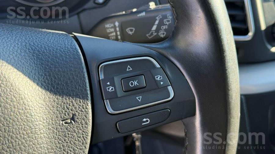 Grey Volkswagen Sharan 2011 in Riga, with an engine capacity of 1.40 L and mileage of 213 thousand km for 7000 €, photo 14 on AUTOMOTO.COM.LV