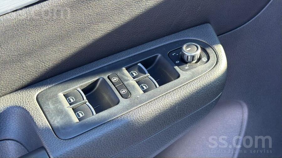 Grey Volkswagen Sharan 2011 in Riga, with an engine capacity of 1.40 L and mileage of 213 thousand km for 7000 €, photo 16 on AUTOMOTO.COM.LV