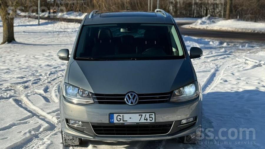 Grey Volkswagen Sharan 2011 in Riga, with an engine capacity of 1.40 L and mileage of 213 thousand km for 7000 €, photo 22 on AUTOMOTO.COM.LV