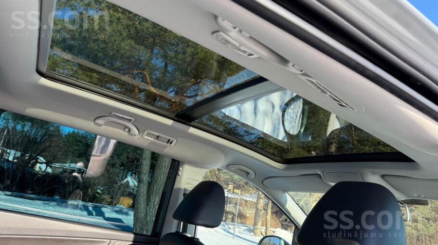 Grey Volkswagen Sharan 2011 in Riga, with an engine capacity of 1.40 L and mileage of 213 thousand km for 7000 €, photo 26 on AUTOMOTO.COM.LV