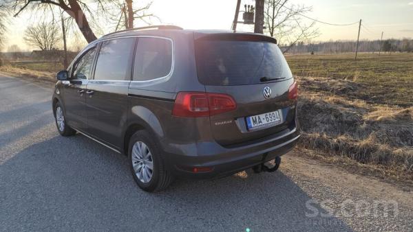 Grey Volkswagen Sharan 2011 in Madona, with an engine capacity of 2.00 L and mileage of 380 thousand km for 6400 €, photo 3 on AUTOMOTO.COM.LV