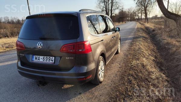 Grey Volkswagen Sharan 2011 in Madona, with an engine capacity of 2.00 L and mileage of 380 thousand km for 6400 €, photo 4 on AUTOMOTO.COM.LV